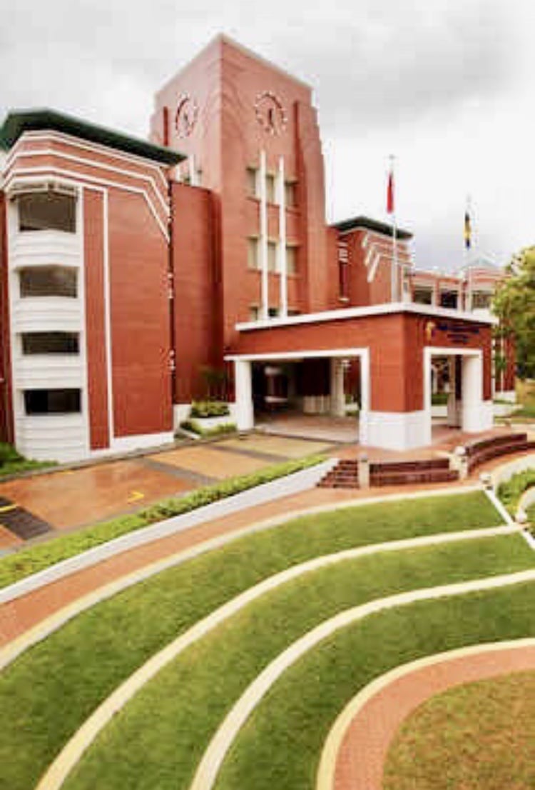 华英中学 - Eistudy.com